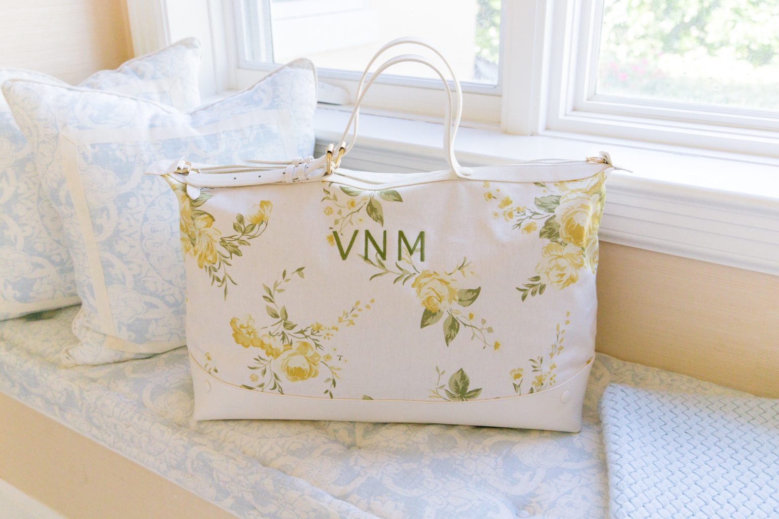 5 Tips for Capturing Beautiful Brand Photos: Caroline Bramlett of LCB ...